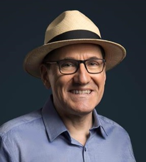 Lounge Interview - Derek Judge (Writer & Screenwriter) - KITAAB